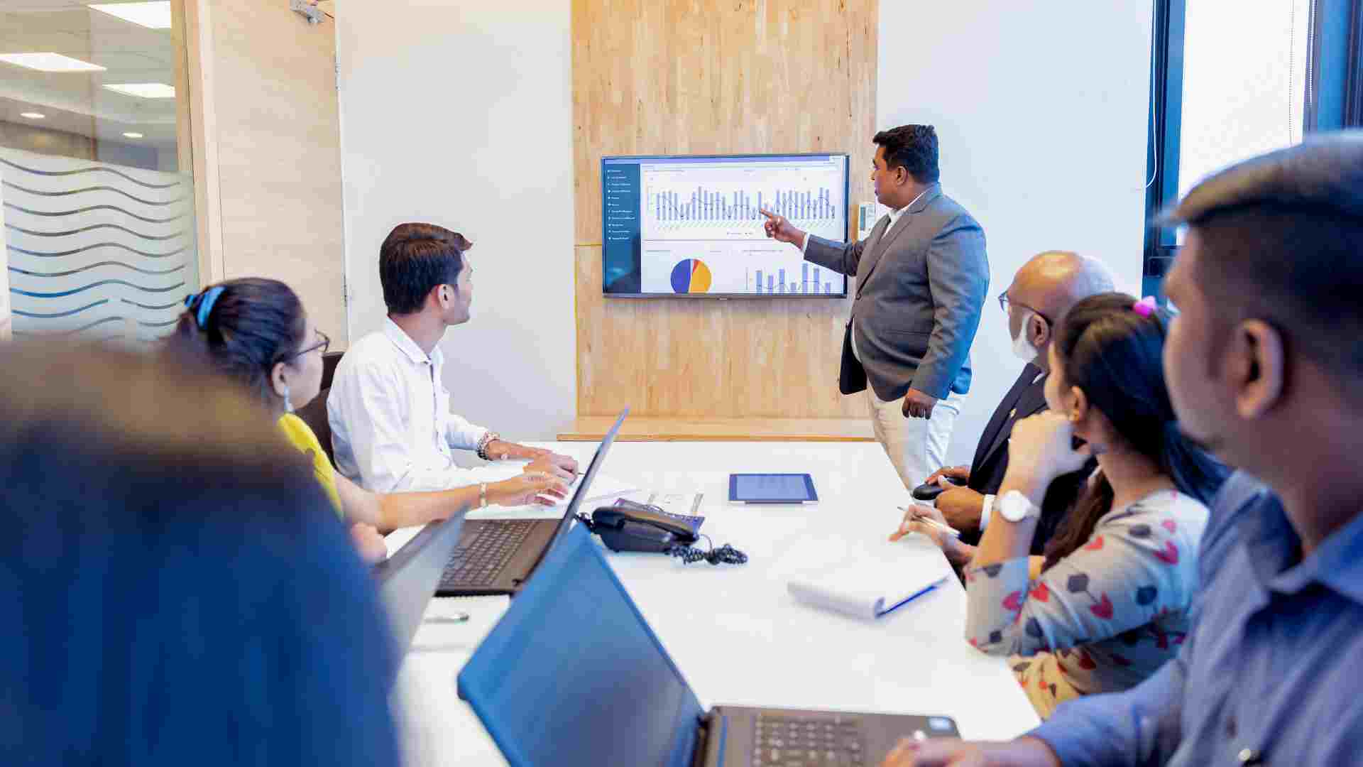 How to Run Highly Effective Leadership Team Meetings - The Big Bang ...