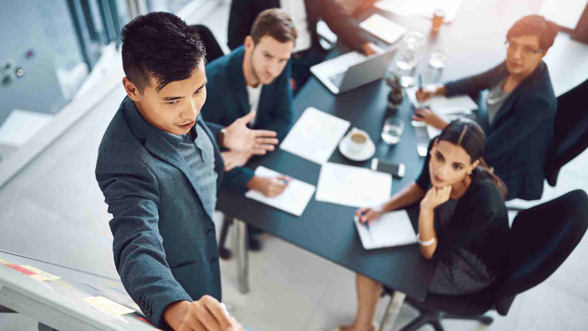 How to Moderate a Meeting: Effective Moderation Tips - The Big Bang ...